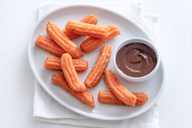 Churros red velvet - Recettes italiennes par GialloZafferano